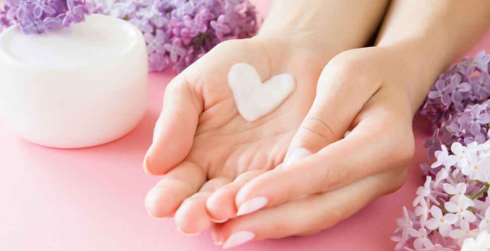 Droge handen? Met deze handige tips ben je er zo vanaf! - 100%NL Magazine