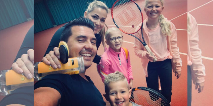 Verliefde Jan Smit deelt selfie met zijn vrouw Liza - 100%NL Magazine