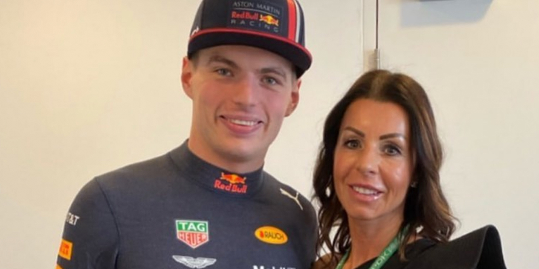FOTO: Max Verstappen en Kelly Piquet delen nieuwe, verliefde selfie
