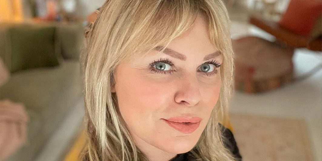 Bridget Maasland met ooglapje op de rode loper - Bekijk de foto's hier