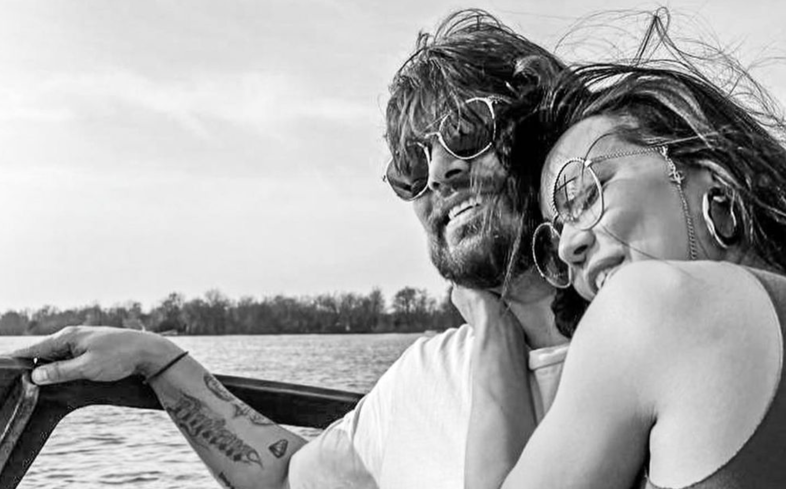 Bibi en Waylon vieren liefde op Loosdrechtse Plassen! - 100%NL