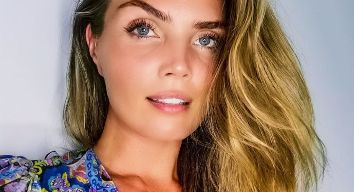 Kim Feenstra deelt romantische en intieme strandfoto met partner - 100 ...