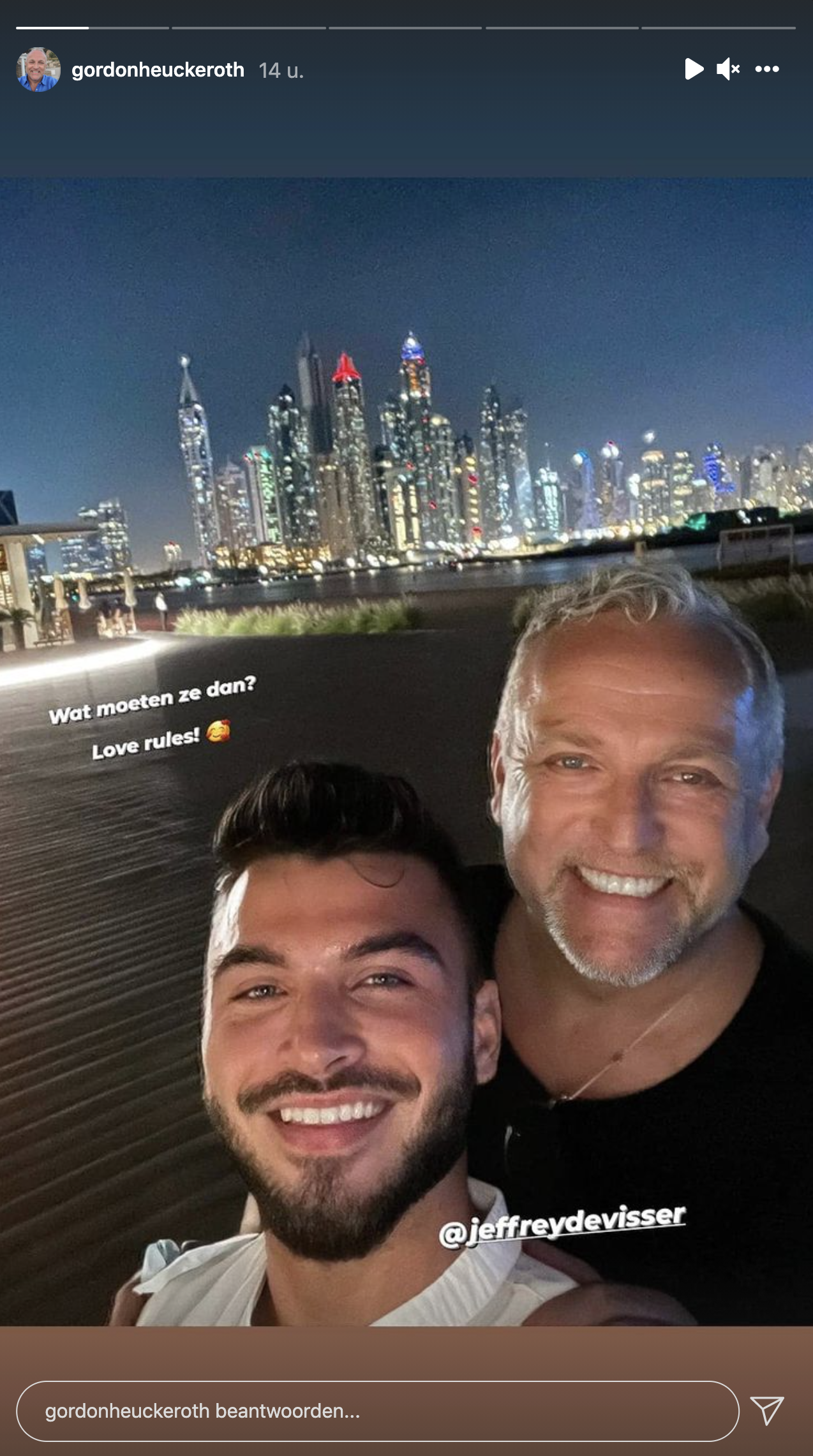 Gordon geniet samen met zijn lover van nieuw leven in Dubai.