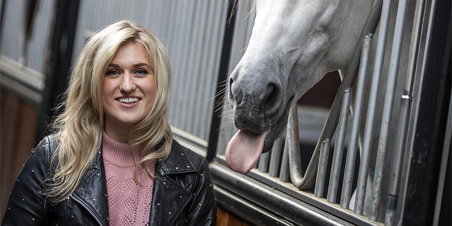 Britt Dekker viert feest: 'BRONS op het EK' - 100%NL Magazine