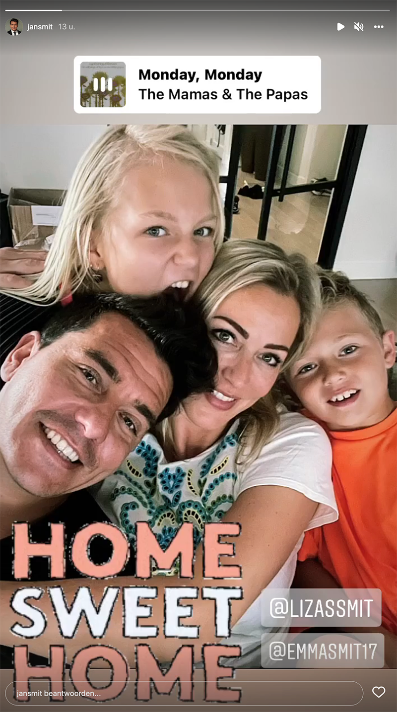 FOTO: Jan Smit deelt liefdevolle knuffel-foto met het gezin