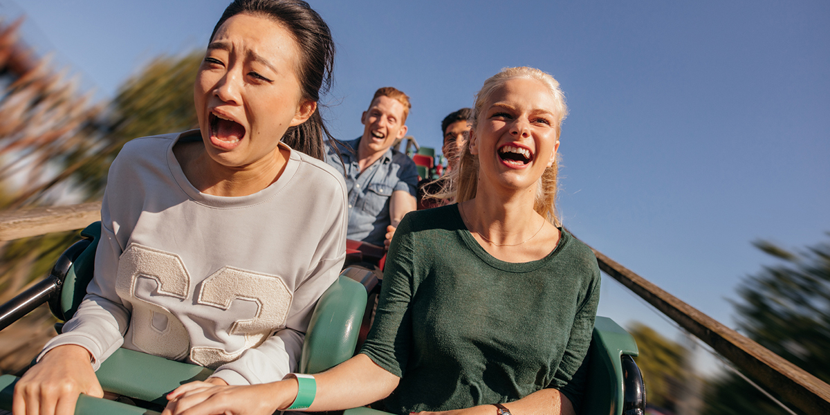 In déze spectaculaire achtbaan word je wel drie keer gelanceerd! - 100 ...