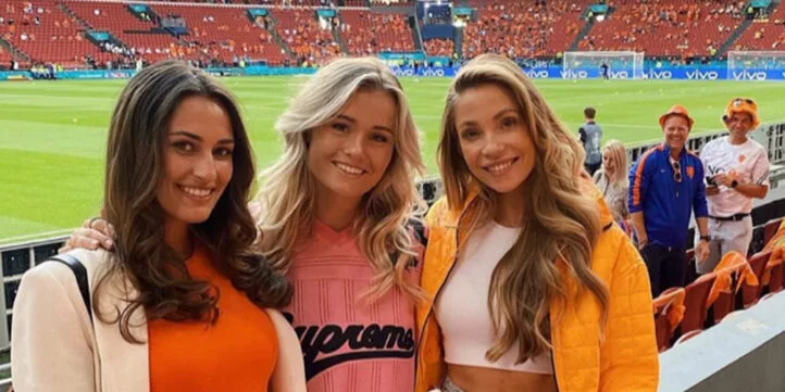 Dit zijn de knappe vrouwen & vriendinnen van de oranjespelers!