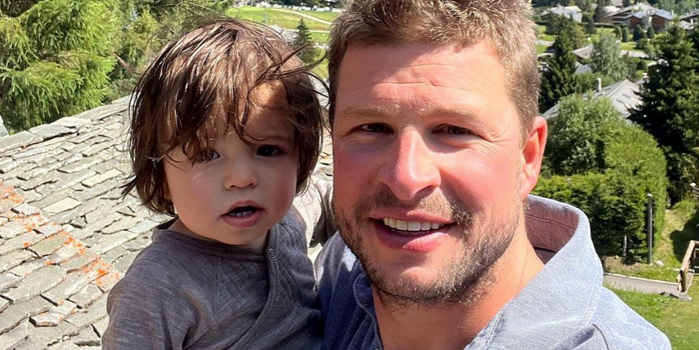 CUTENESS OVERLOAD: Dexx Kramer zet schaar in lange lokken